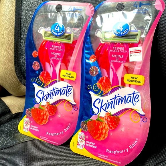 Makeup | 8 Skintimate 4 Blade Disposable Razors Rasberry Rain Scented ...